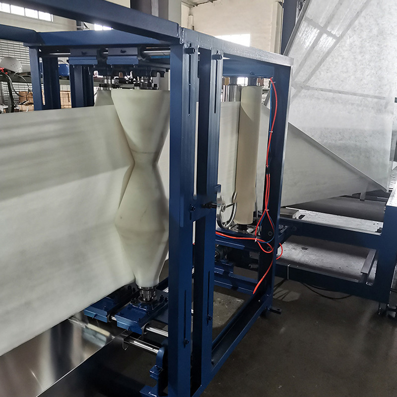 Efficient Non woven mulch machine，non woven mulch folding machine