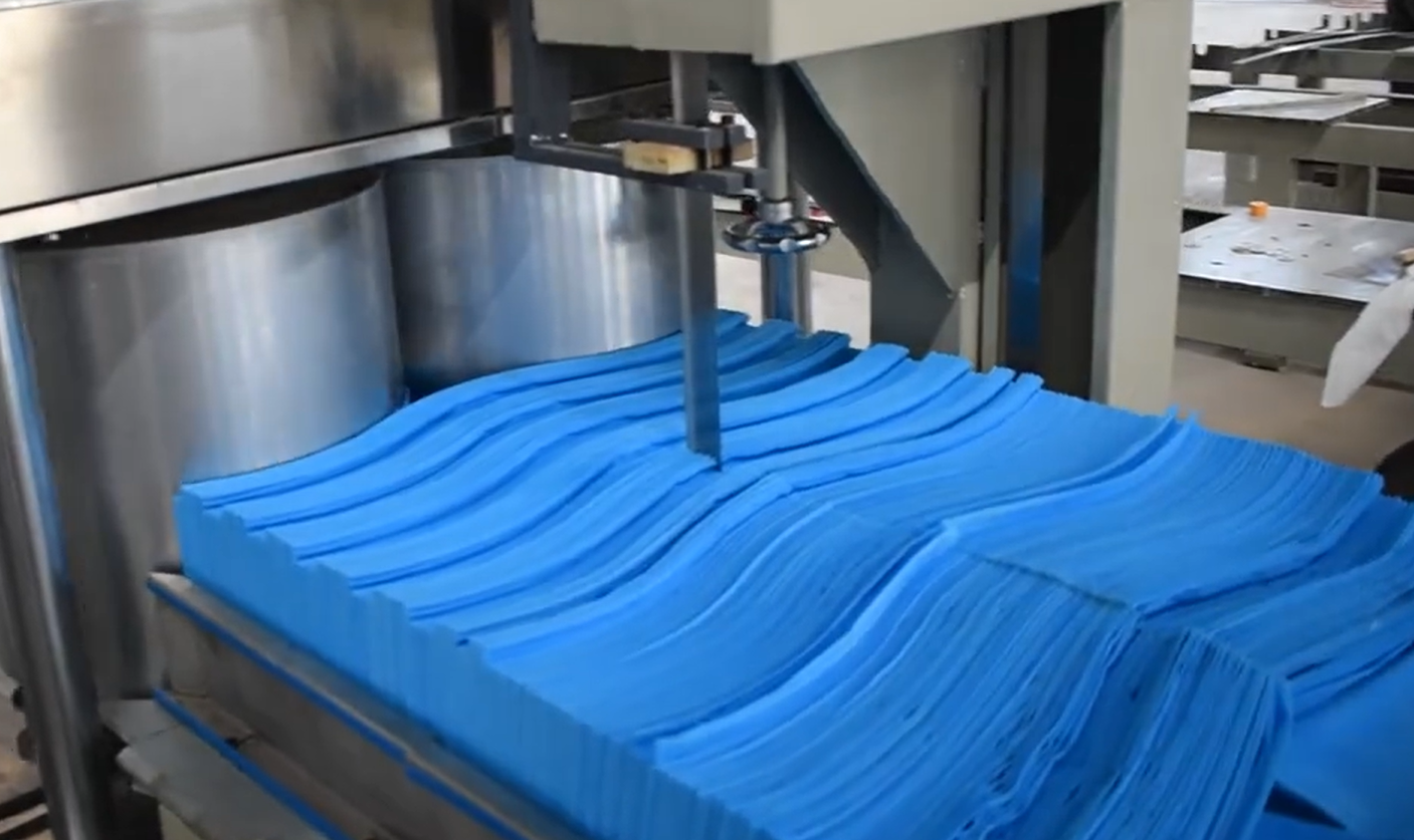 Advancing Efficiency and Precision with Non-Woven Folding Machine